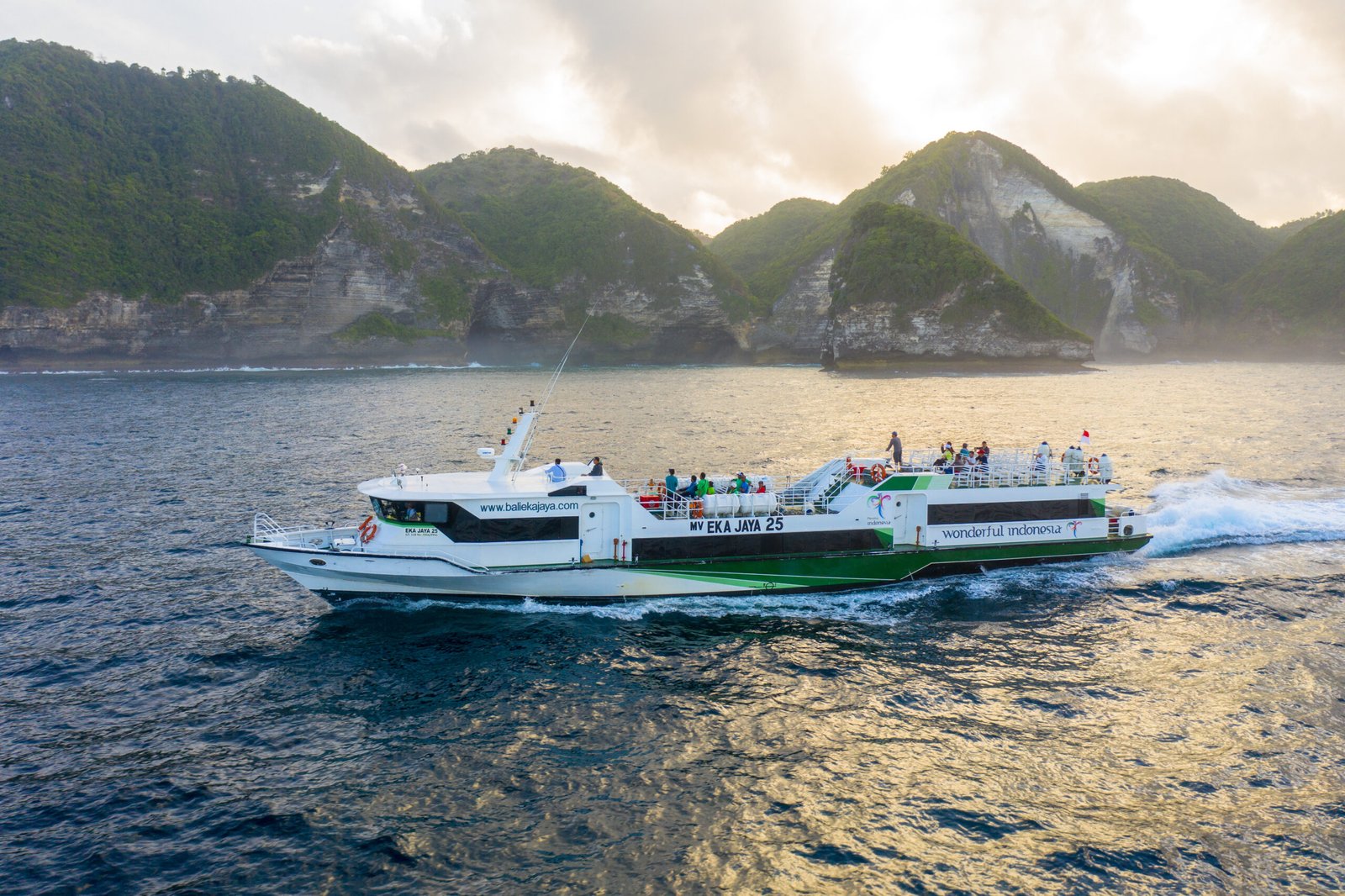 FAST BOAT BALI LOMBOK & GILI SERVICE - Eka Jaya Lombok